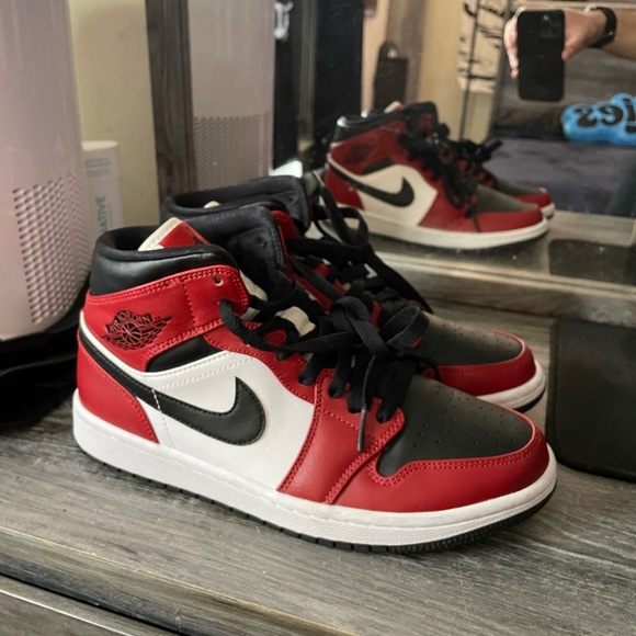 Jordan | Shoes | Air Jordan Mid Chicago Black Toe Size 7 No Box | Poshmark